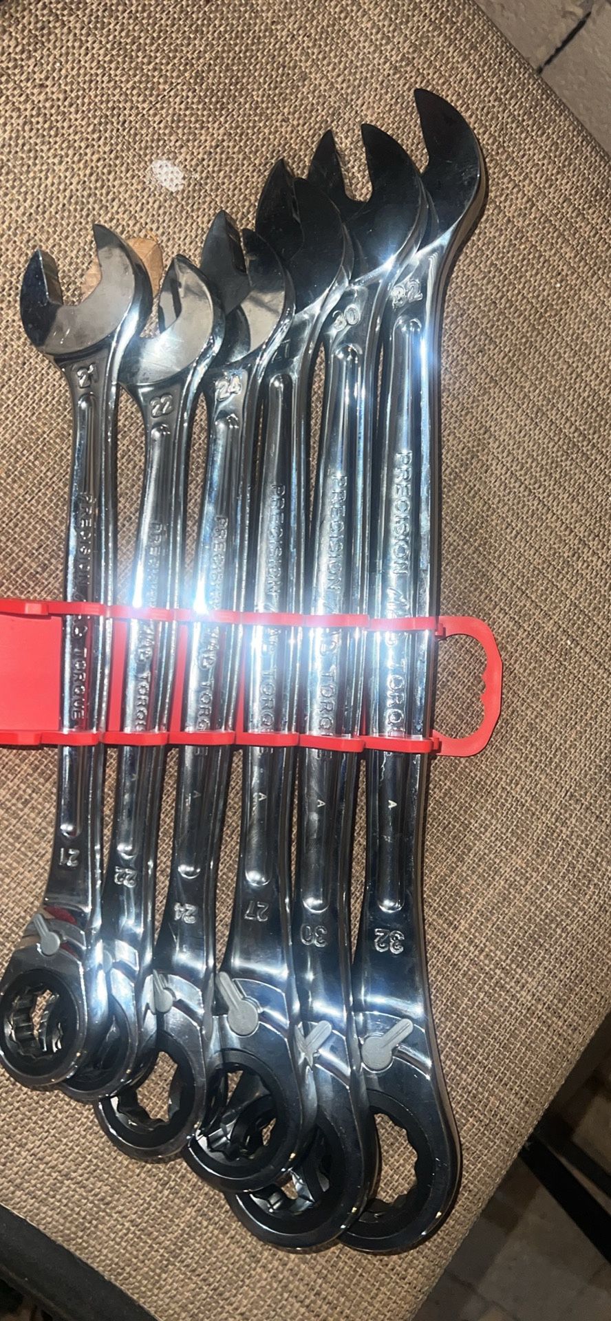 6pc Mac Tools Precisión Torque Large Ratcheting Wrench set for Sale in ...