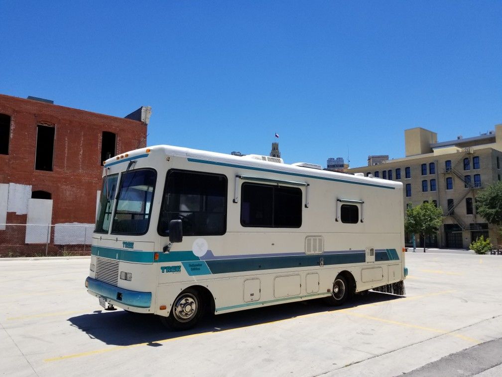 1993 Safari TREK Diesel Pathmaker Edition RV for Sale in Houston, TX ...