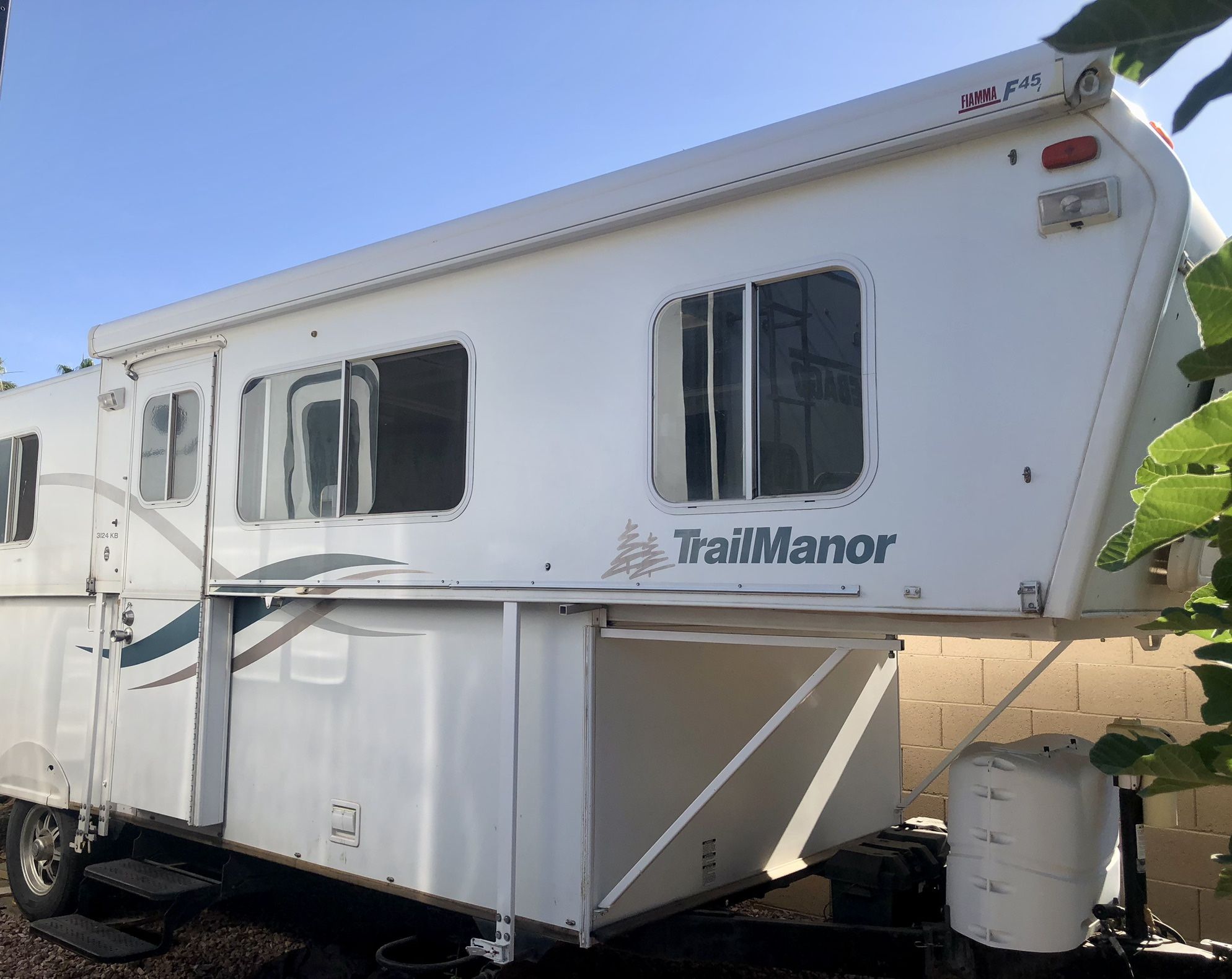 2006 3124KB Trailmanor Camper for Sale in Mesa, AZ - OfferUp
