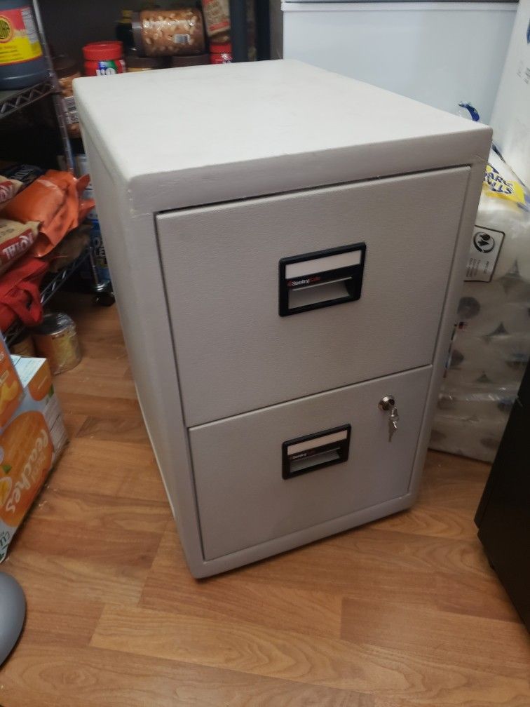 Sentry Fire Safe 2 drawer file cabinet for Sale in Las Vegas, NV - OfferUp