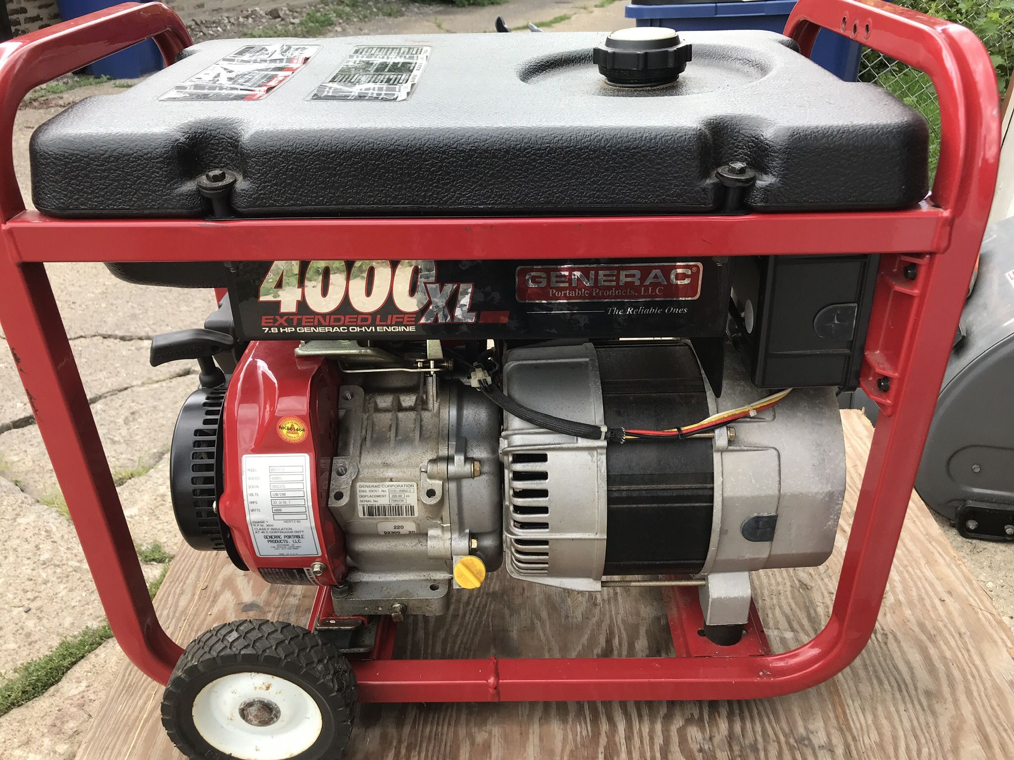 Generac 4000 Watts Generator Excellent Condition for Sale in Oak Park ...