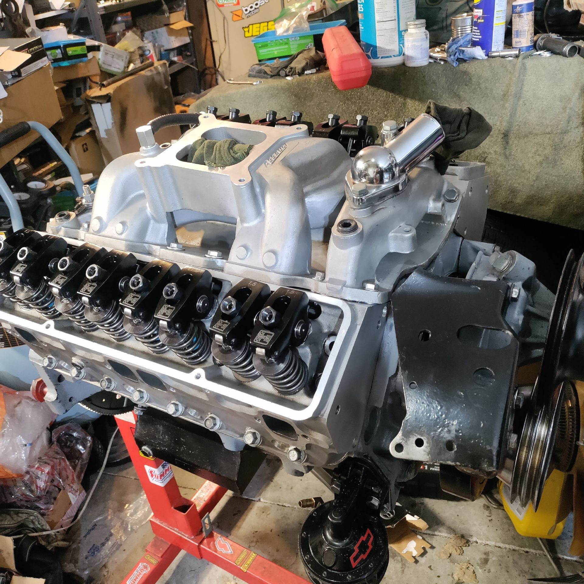357 SMALL BLOCK CHEVY MOTOR for Sale in Anaheim, CA - OfferUp