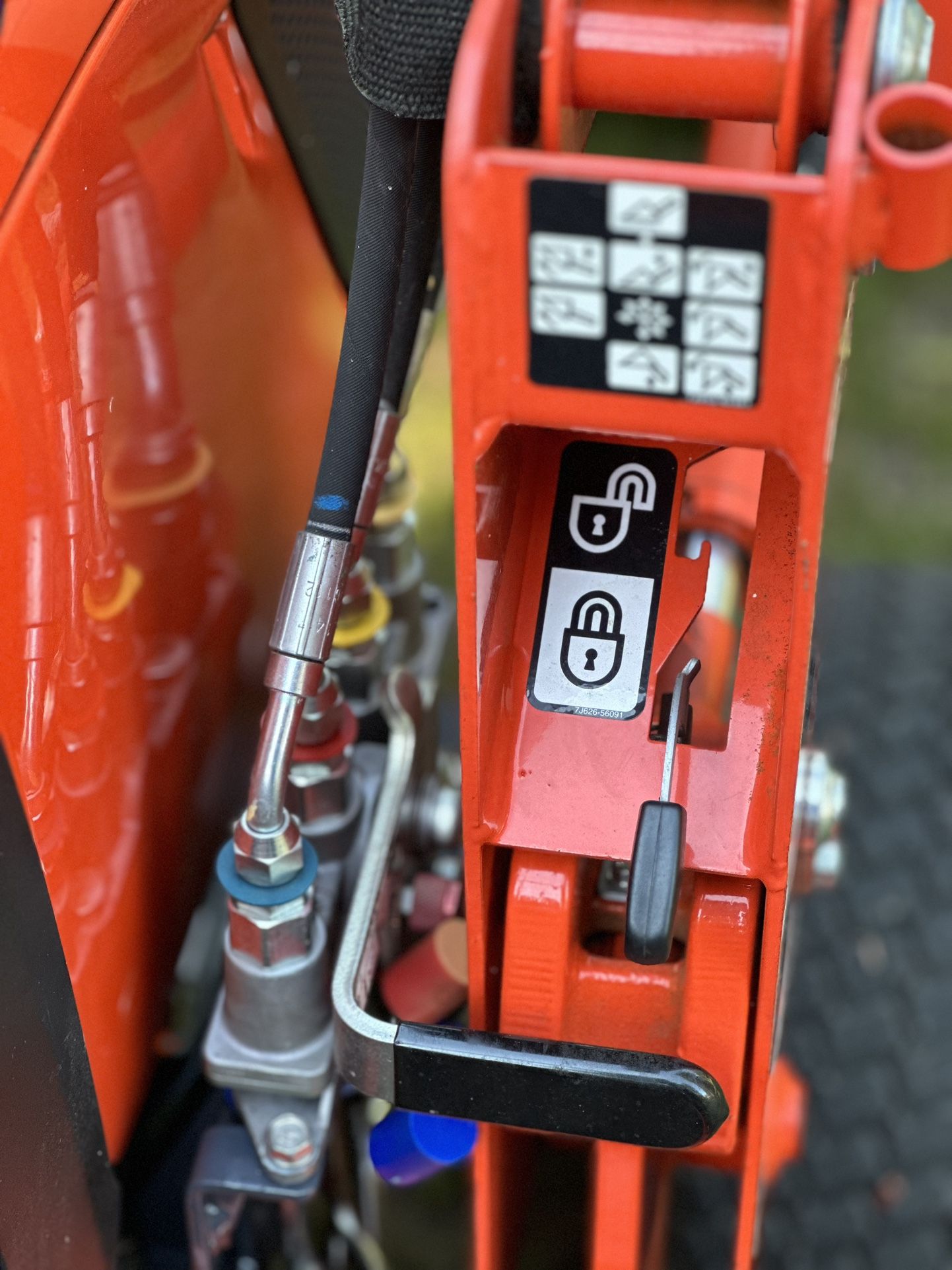 Kubota BX1880 W/ LA344 Bucket for Sale in Covington, WA - OfferUp
