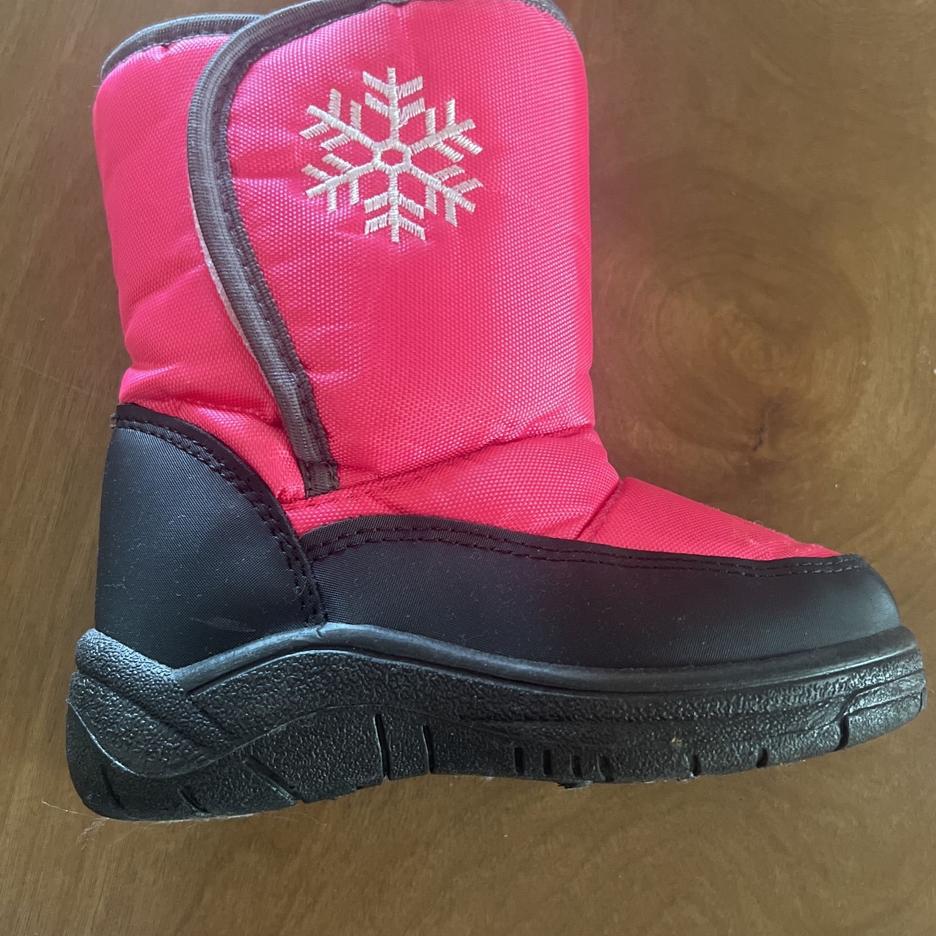 Toddler Girl Snow Boots for Sale in Bakersfield, CA - OfferUp