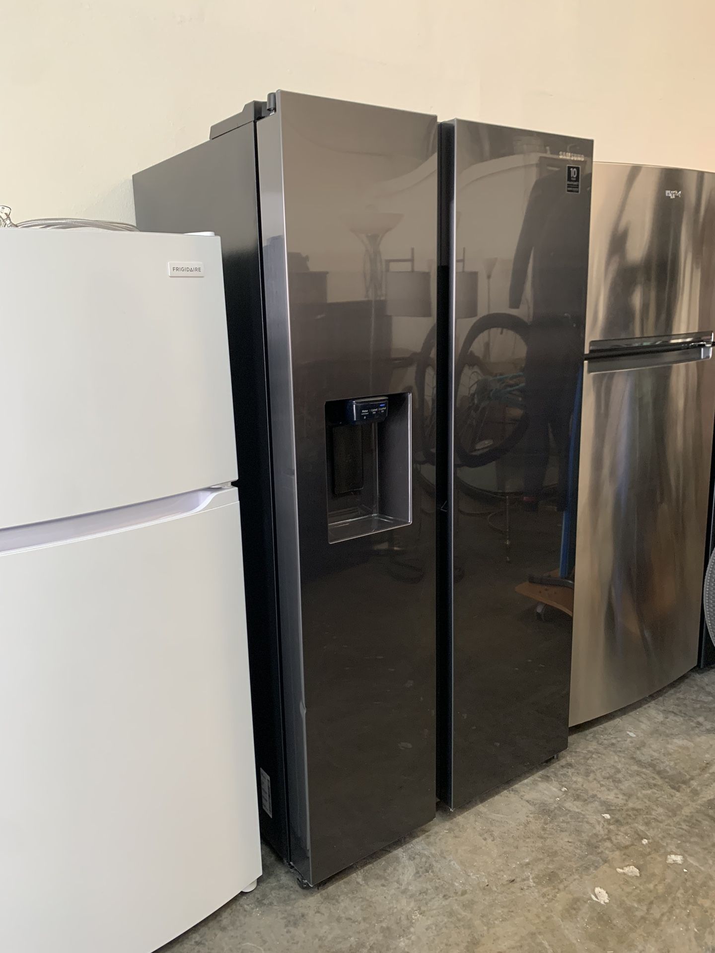 LIKE NEW Samsung - 27.4 cu. ft. Side-by-Side Refrigerator with Large ...