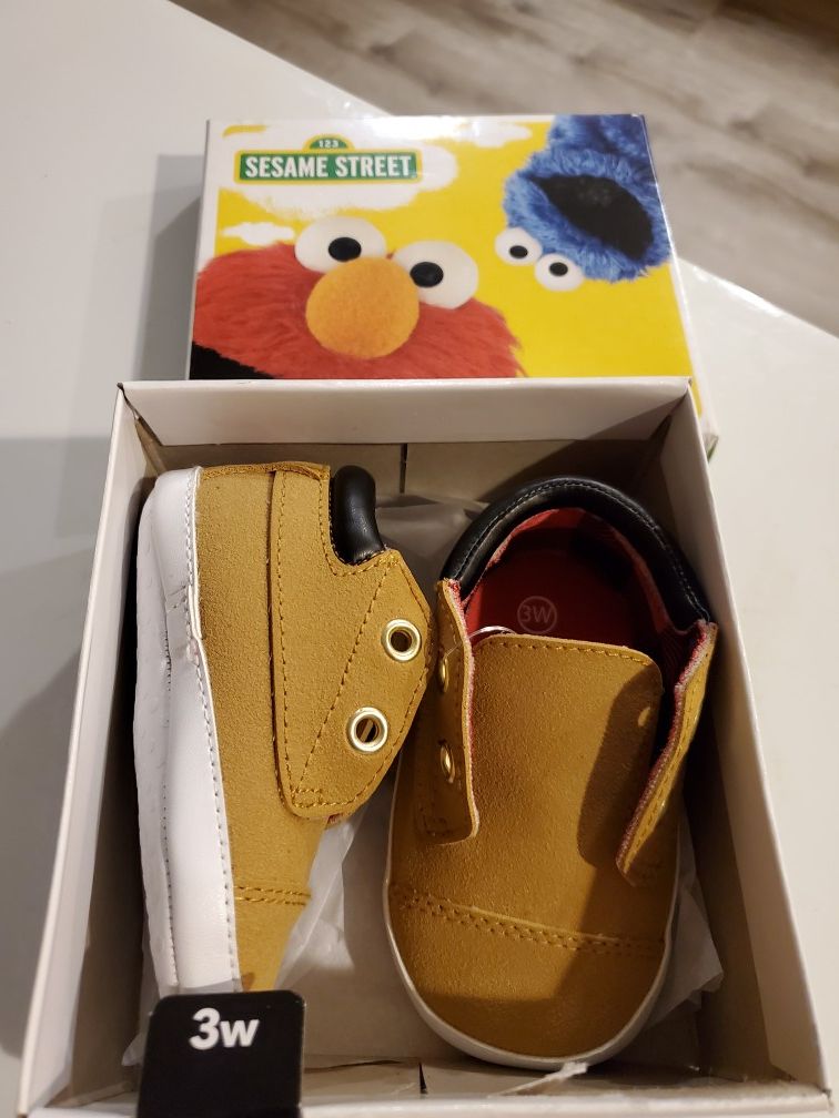 NEW Sesame Street Elmo Baby Shoes Toddler Sneakers - Size 3W for Sale ...