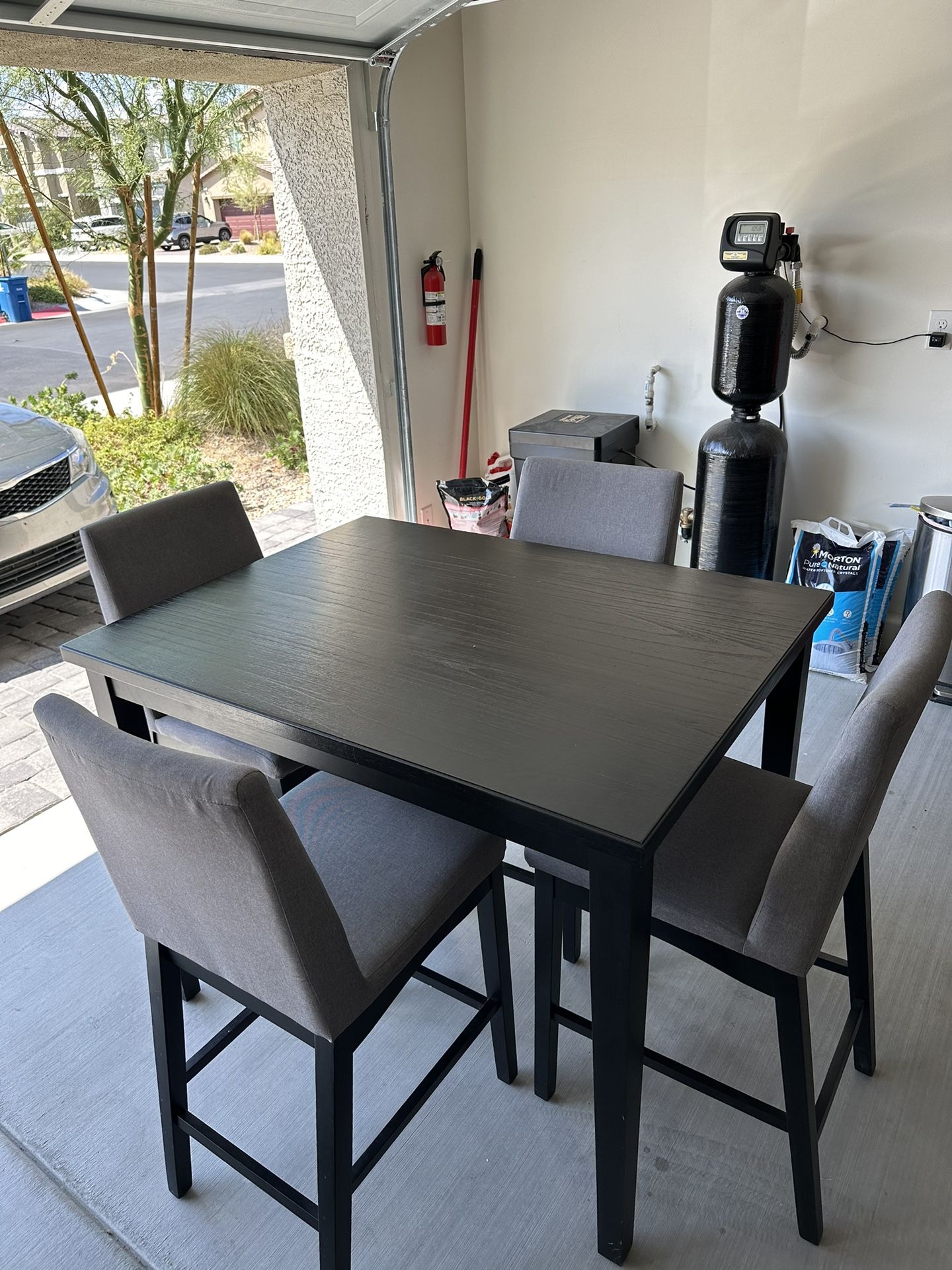 Madison Counter Pub Table 5pcs for Sale in Las Vegas, NV - OfferUp