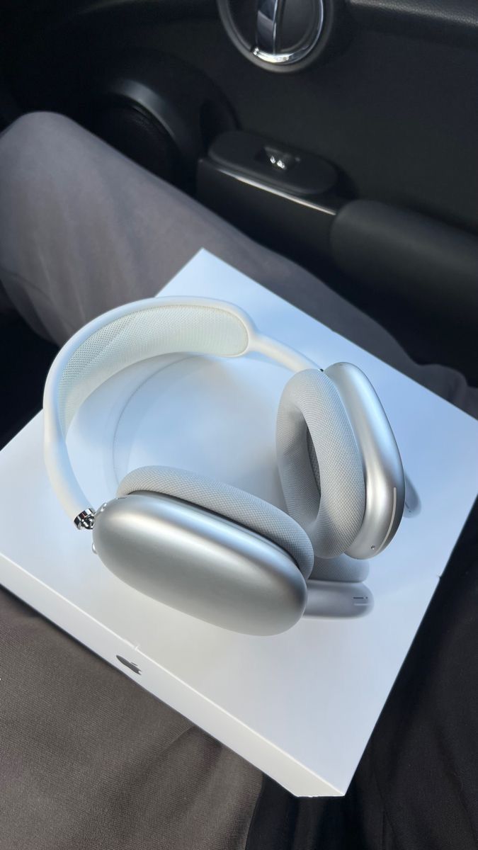 Apple AirPod Max Brand new for Sale in Los Angeles, CA - OfferUp