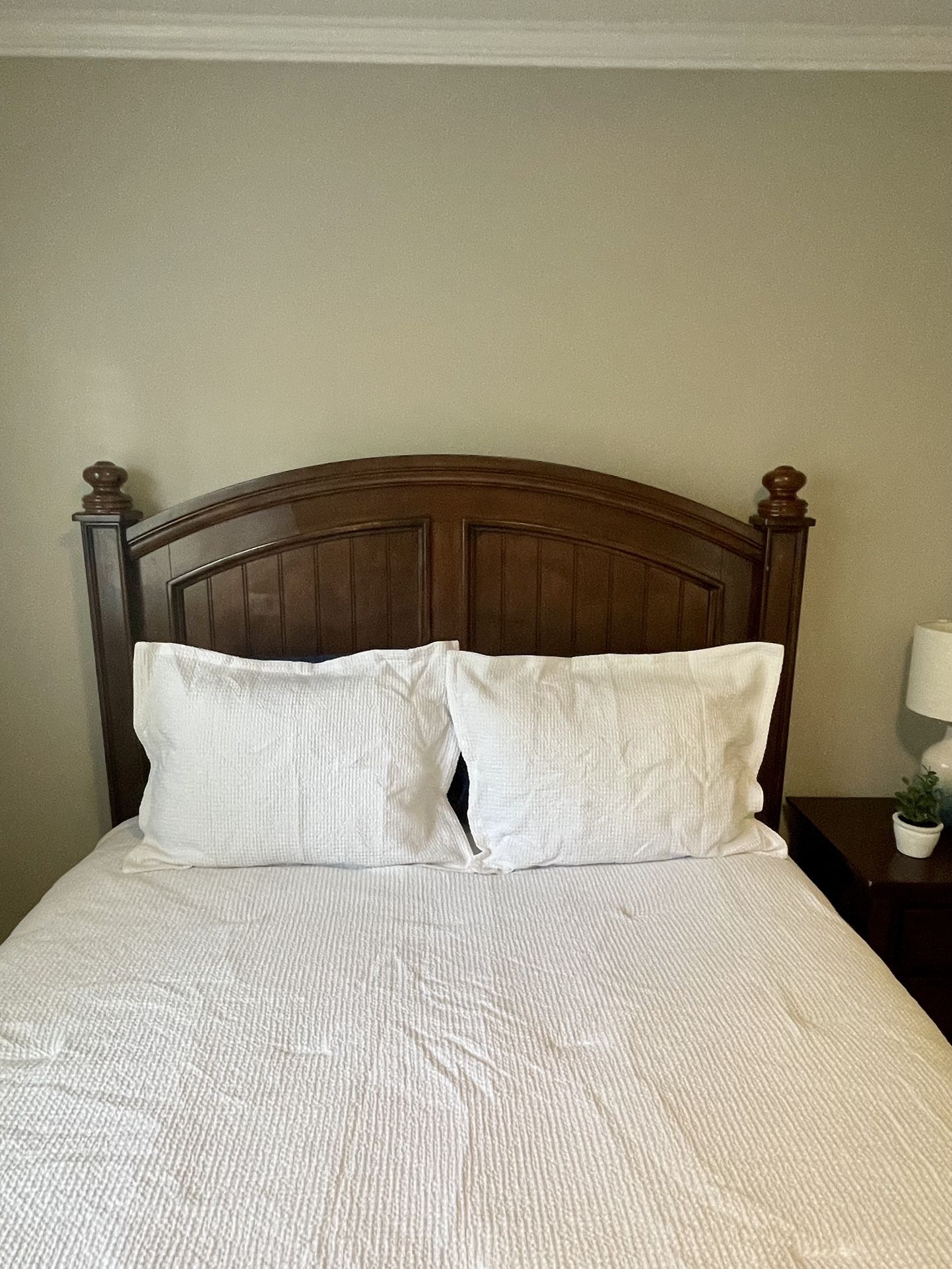 Cape Cod Bedroom Set / Bed/ Dresser / Nightstand / Desk for Sale in ...