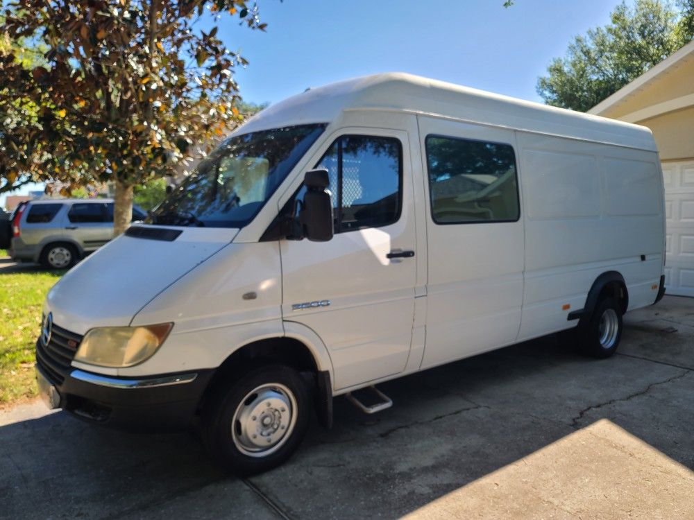 2004 Dodge Sprinter for Sale in Clermont, FL - OfferUp