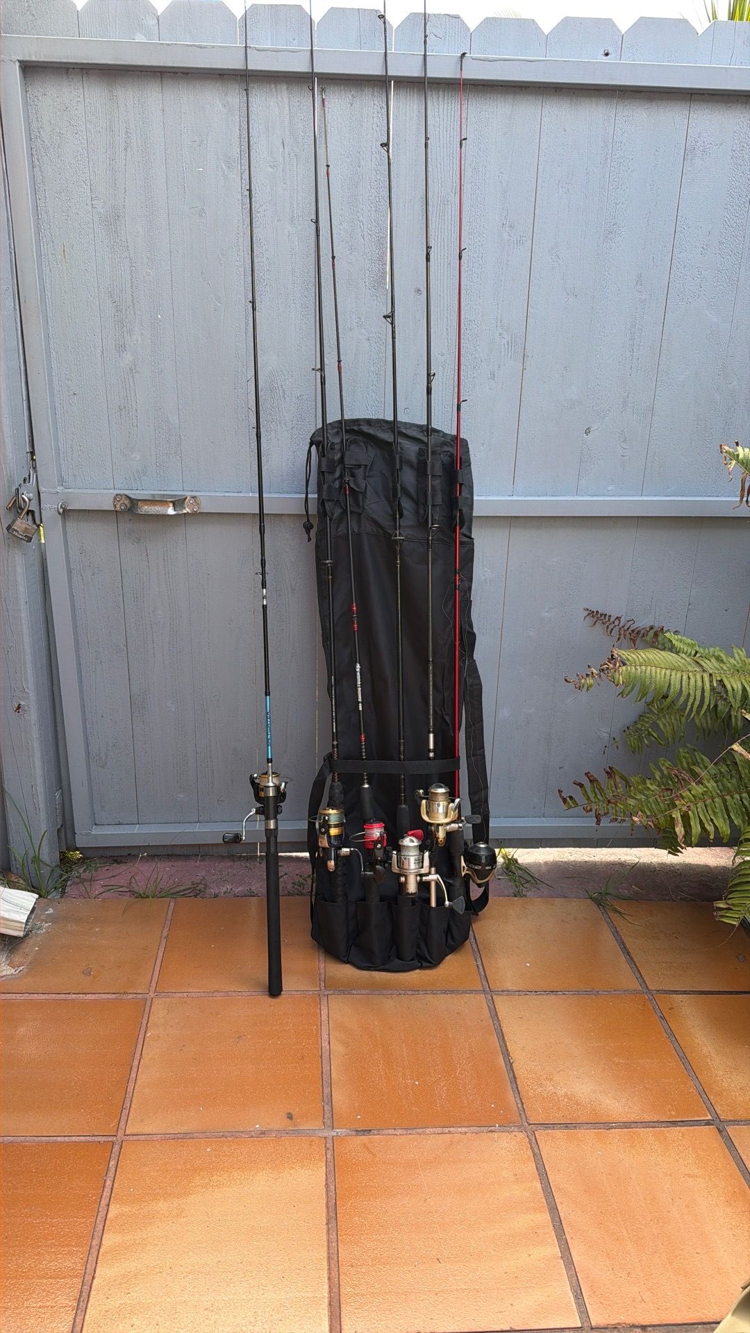 Fishing Rod and reel for Sale in Miami, FL - OfferUp