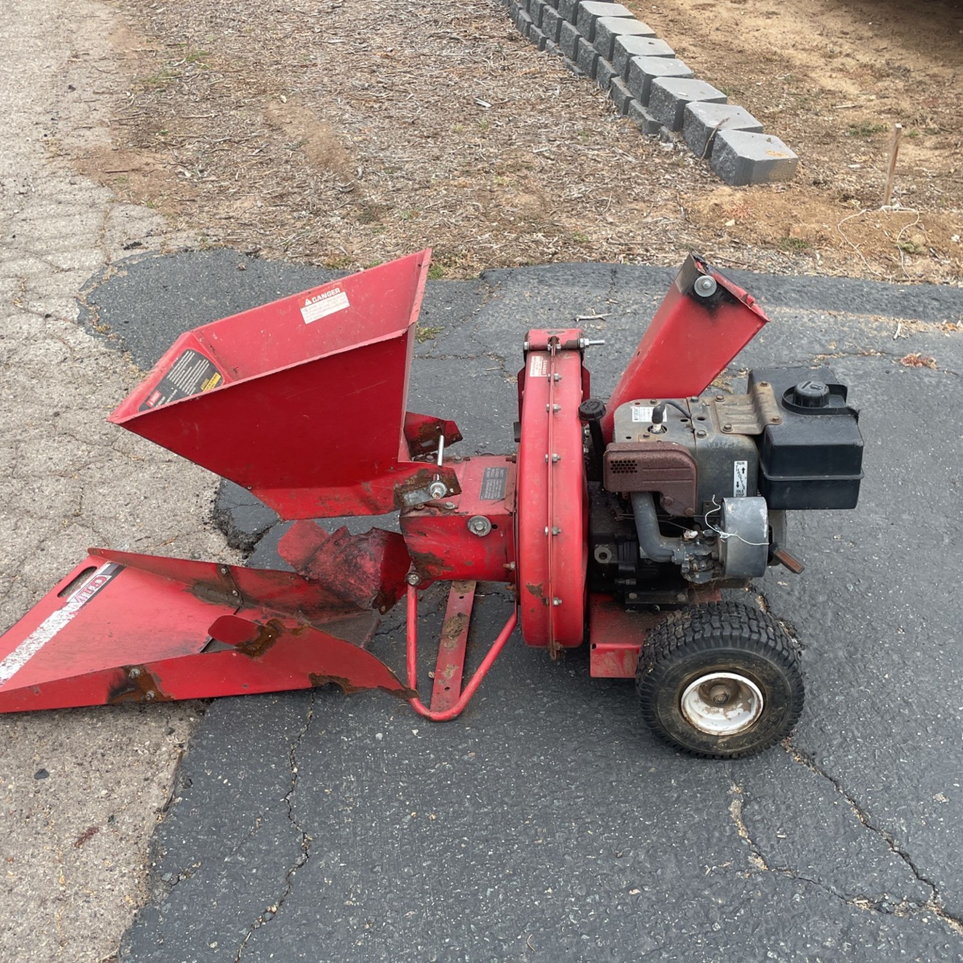 8 Hp Chipper for Sale in Lakeside, CA - OfferUp