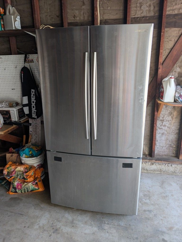 USED Samsung Refrigerator - french door w/ bottom freezer [Model ...
