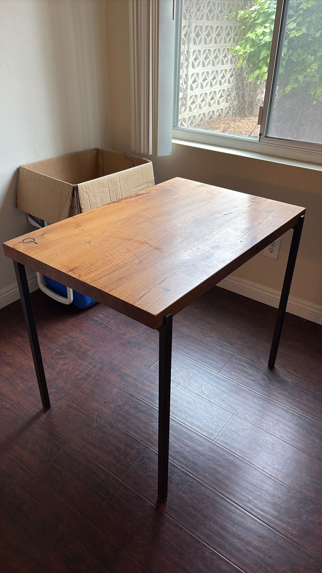Free Starbucks Table for Sale in San Diego, CA - OfferUp