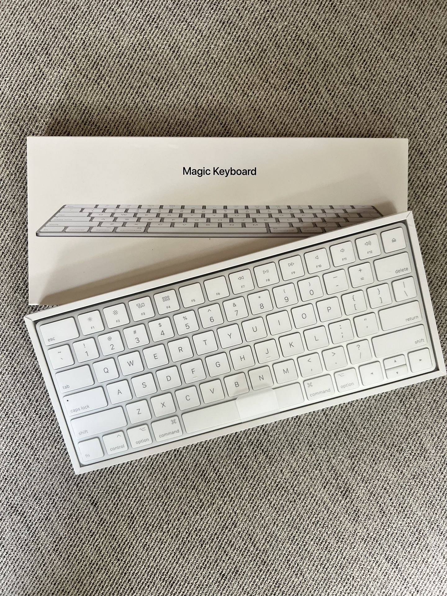 Apple Wireless Magic Keyboard for Sale in Miami, FL - OfferUp