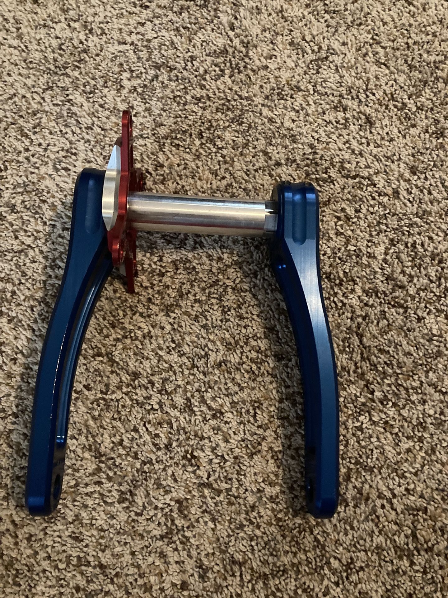Bombshell 2 piece Cranks for Sale in Menifee, CA - OfferUp