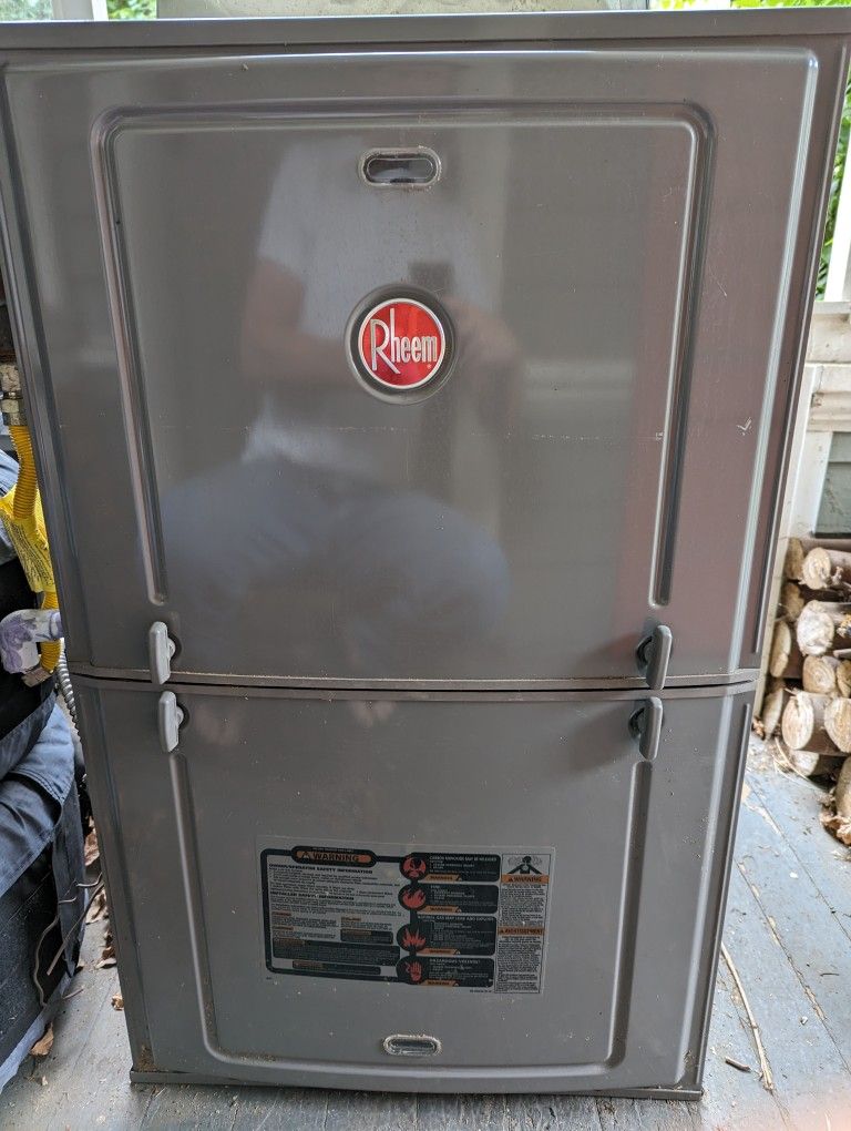 Rheem Gas Furnace 95% 84,000BTU updraft for Sale in Seattle, WA - OfferUp