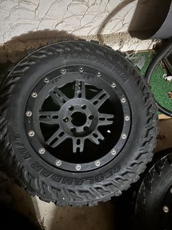 285/65/r18 6 lug tires and rims $800 Obo for Sale in Monroe, GA - OfferUp