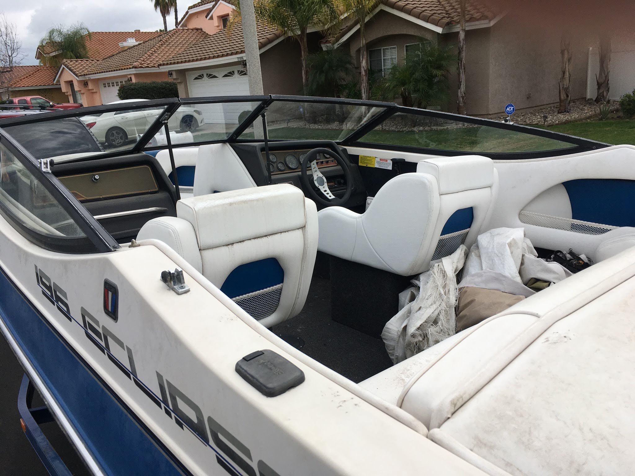 21ft Blue and white boat for Sale in Phoenix, AZ - OfferUp