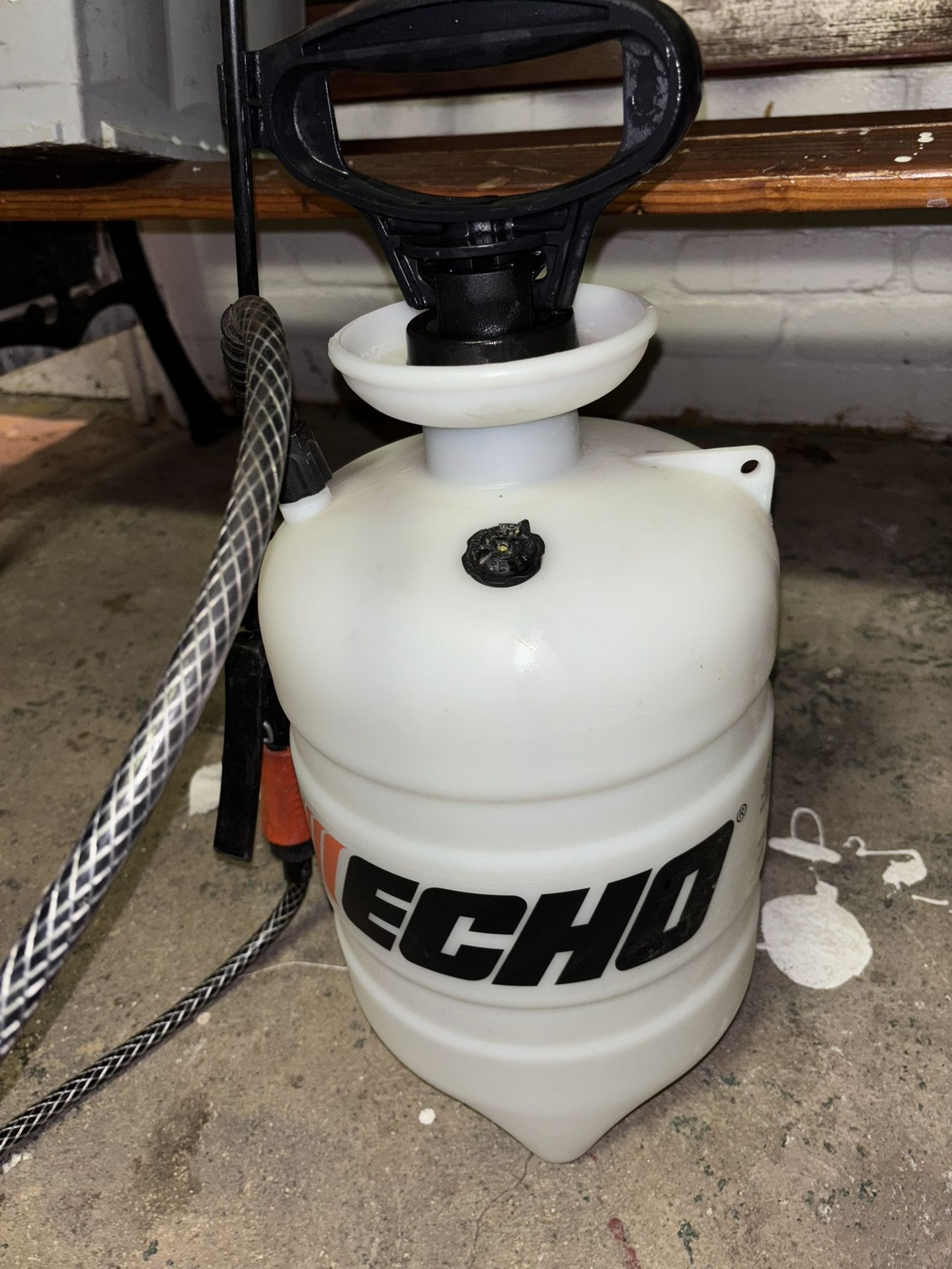 Echo MS-200 - 2 Gallon Pump Sprayer for Sale in San Antonio, TX - OfferUp