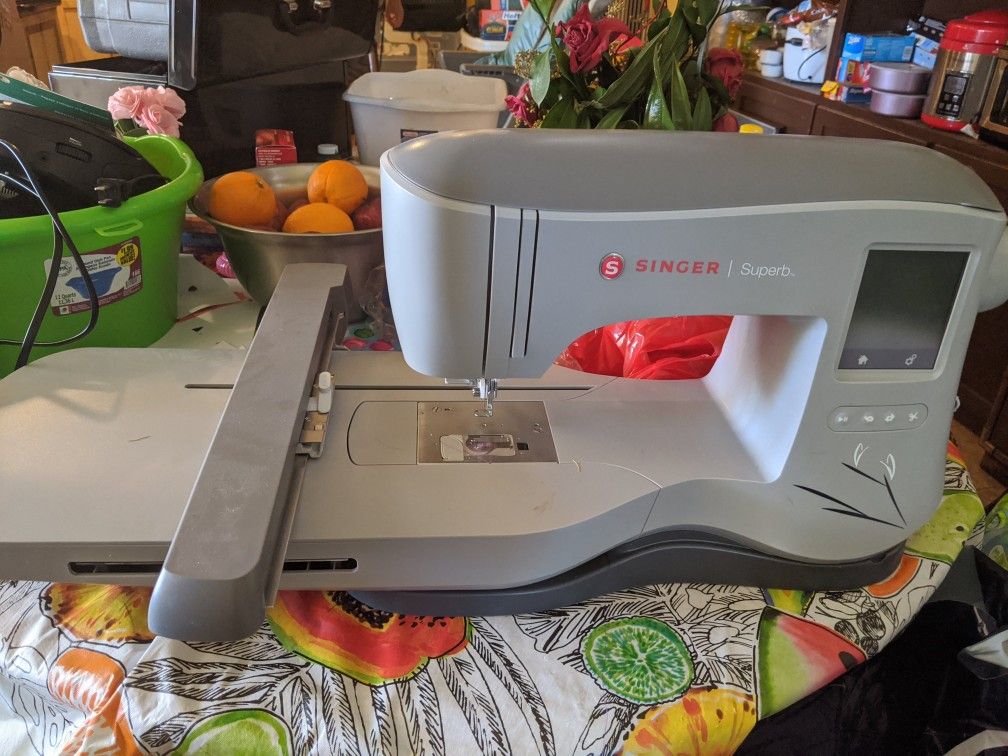 Singer Superb EM200 Embroidery machine for Sale in Phoenix, AZ - OfferUp