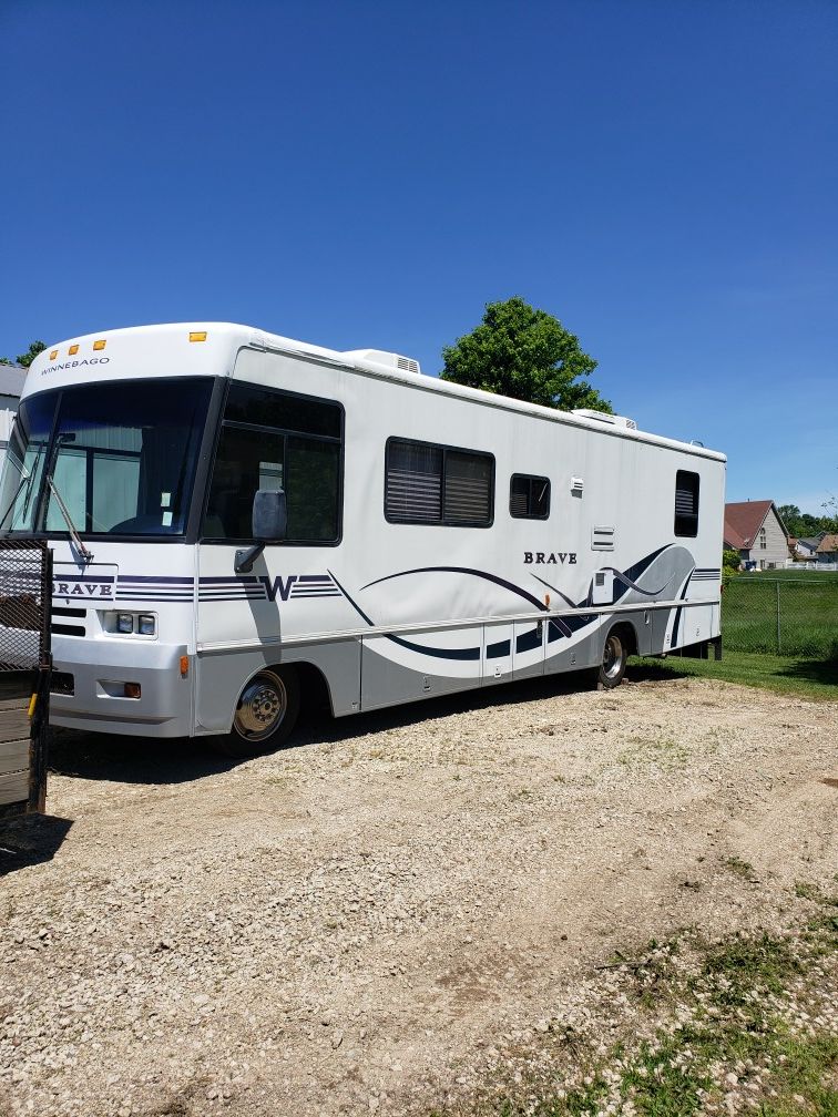 1998 winnebago brave motorhome for Sale in Huber Heights, OH - OfferUp