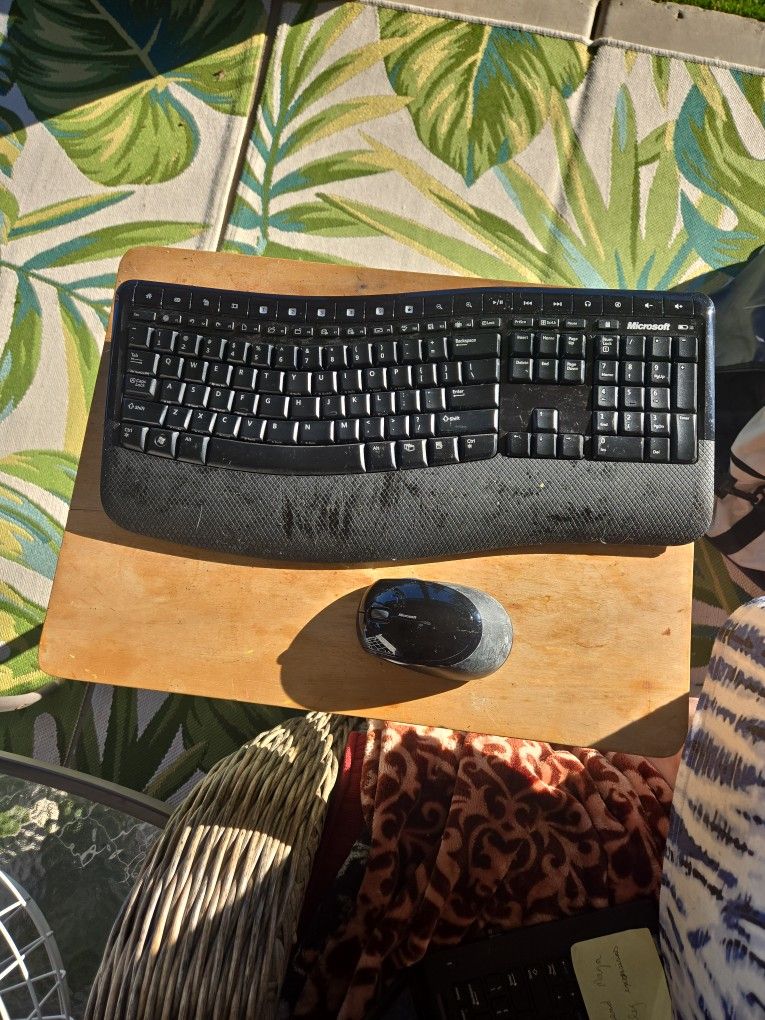 Microsoft Wireless Comfort Keyboard And Mouse 5000 for Sale in ...