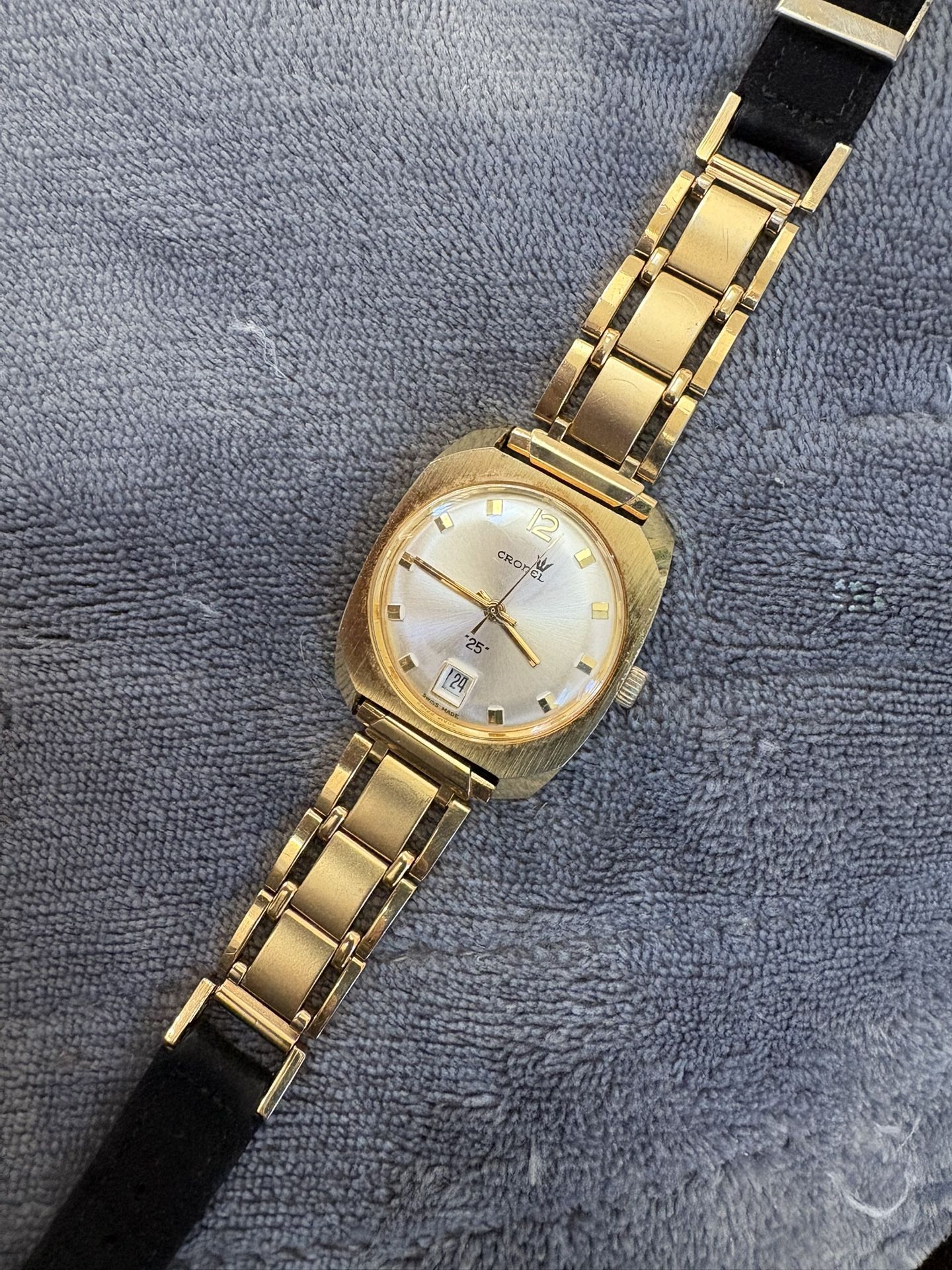 Cronel 25 Swiss Vintage Date Watch for Sale in Kent, WA - OfferUp