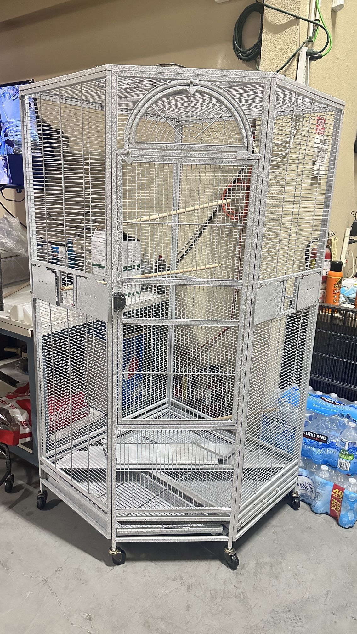 Extra Large Corner Parrot Bird Flight Rolling Cage for Sale in Pomona ...
