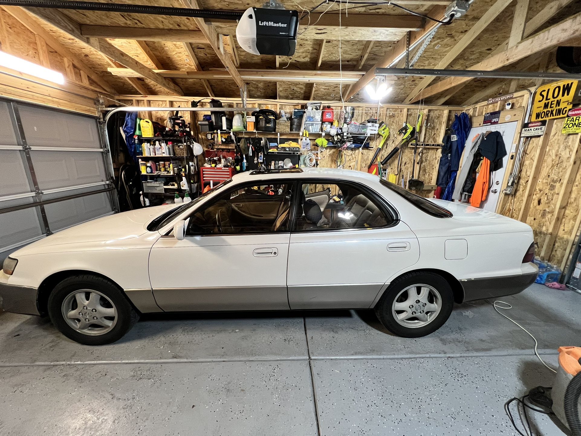 1996 Lexus ES 300 for Sale in Bedford Park, IL - OfferUp