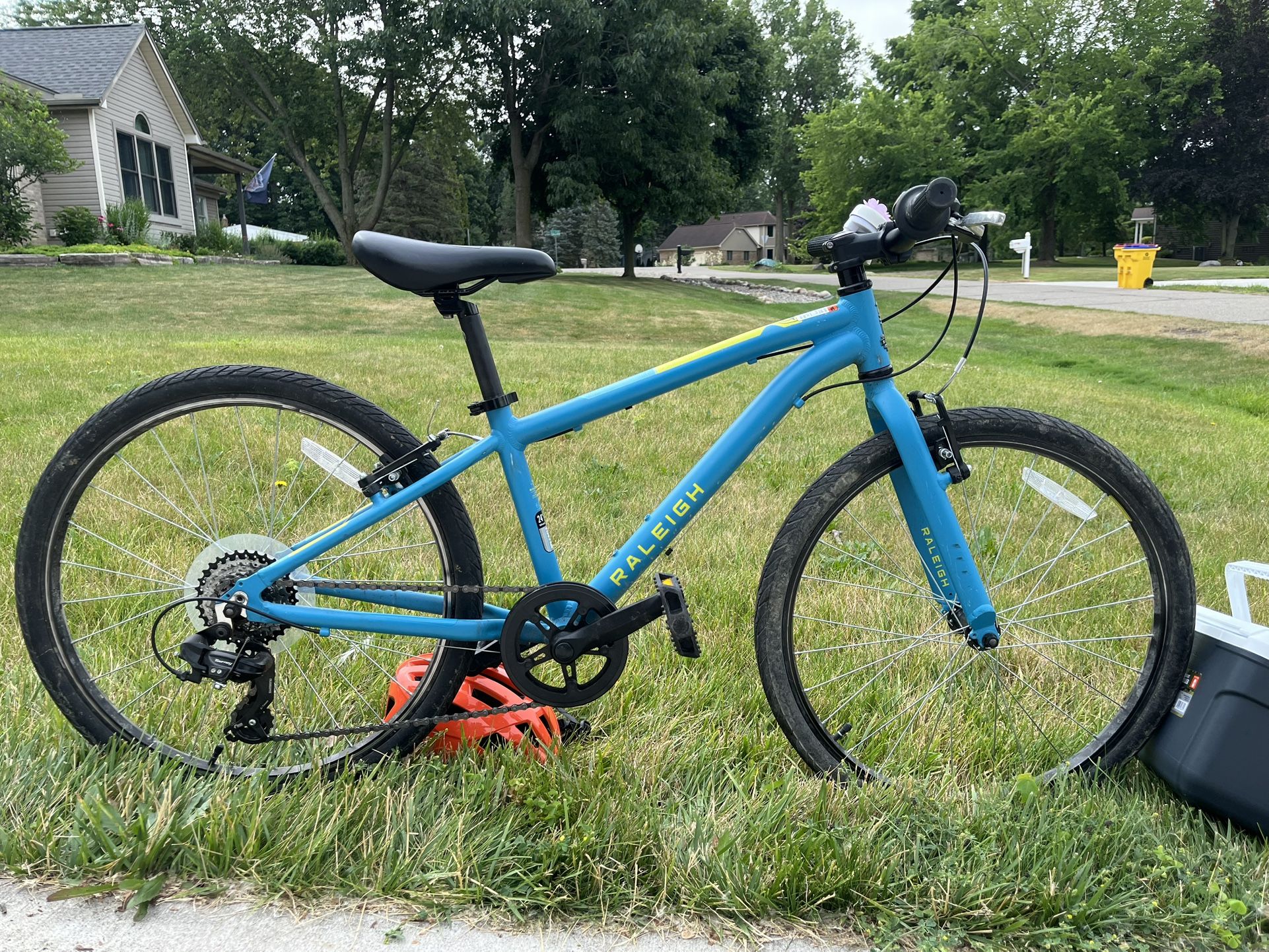 Raleigh cadent 24 Aluminum Tween Bicycle for Sale in Grosse Ile ...
