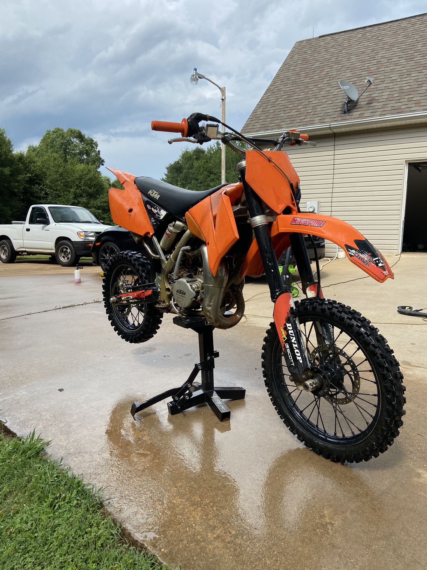 2004 ktm 85 sx 2 stroke small wheel dirt bike for Sale in Gainesville, GA - OfferUp