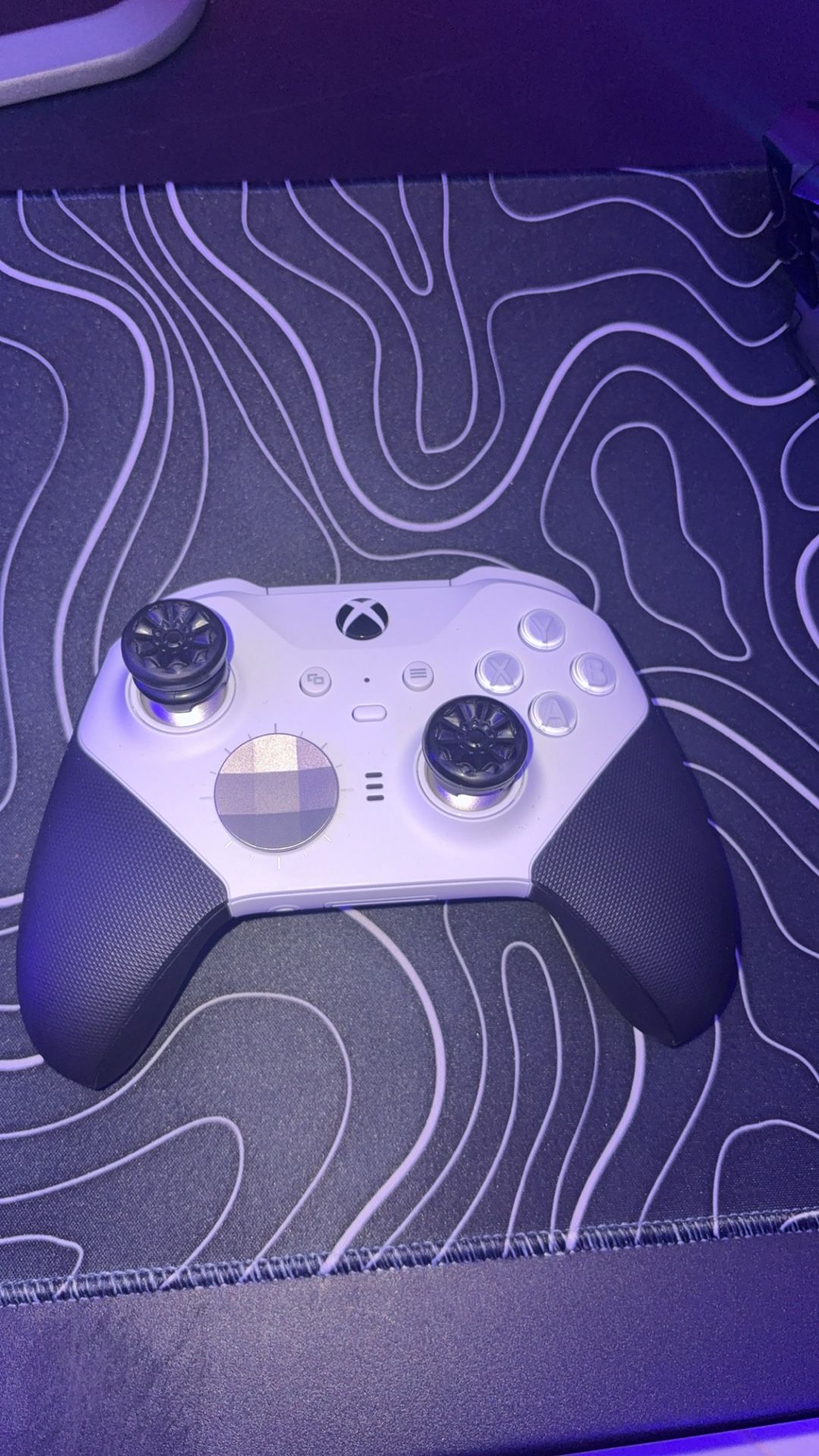 Xbox elite series 2 wireless white controller for Sale in Fort Worth ...