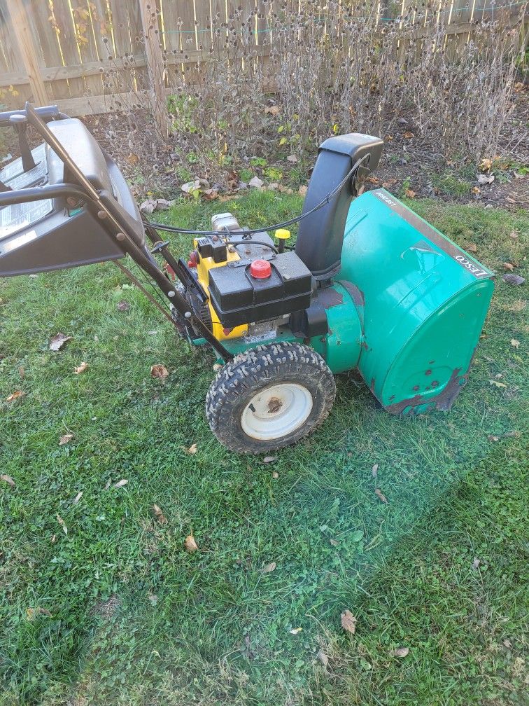 Lesco 2-Stage Snow Blower LSB-2600 26 Inch 9 HP for Sale in Camp Hill ...