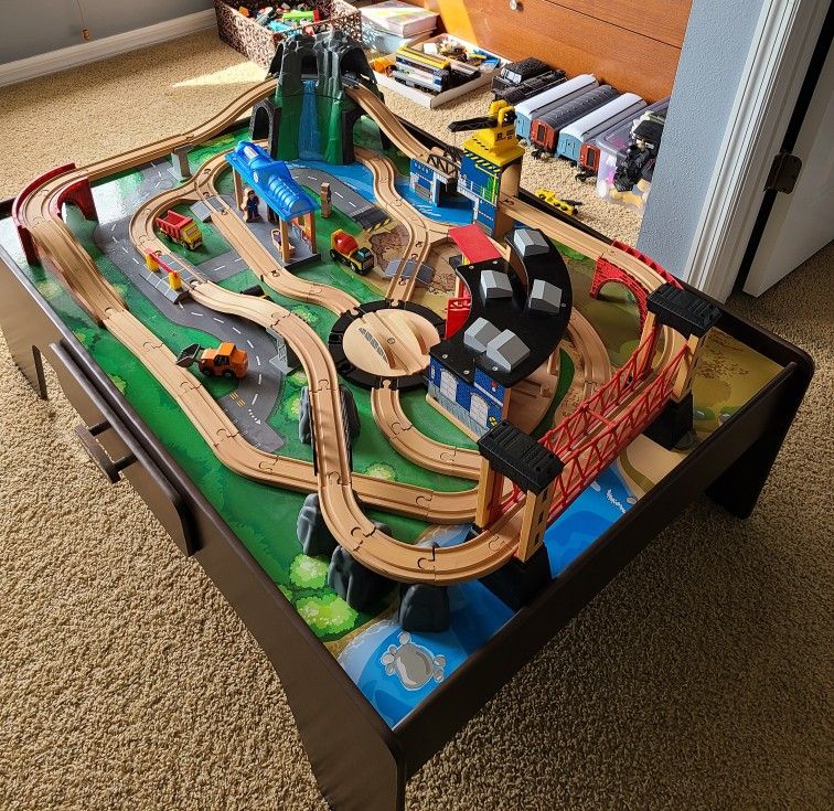 Imaginarium Mountain Rock Train Table Layout