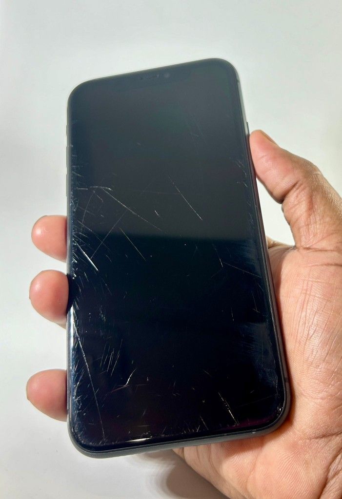 Apple IPhone 11 128GB UNLOCKED Deep Scratches On Glass Fully Functional ...