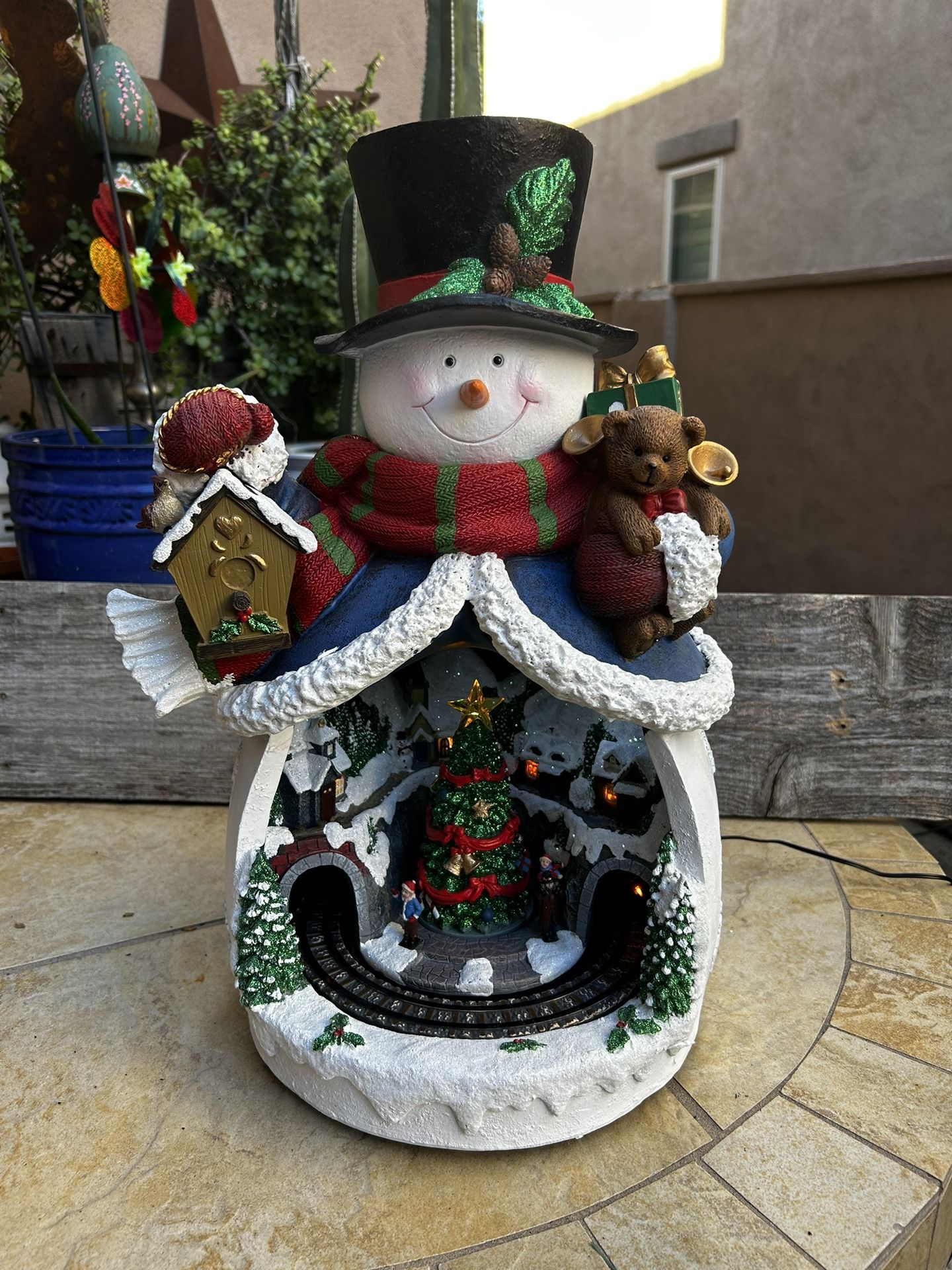 19” LIGHTED SNOWMAN With Rotating Train Scenes & Playing Holiday Songs ...