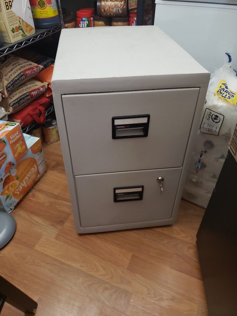 Sentry Fire Safe 2 drawer file cabinet for Sale in Las Vegas, NV - OfferUp