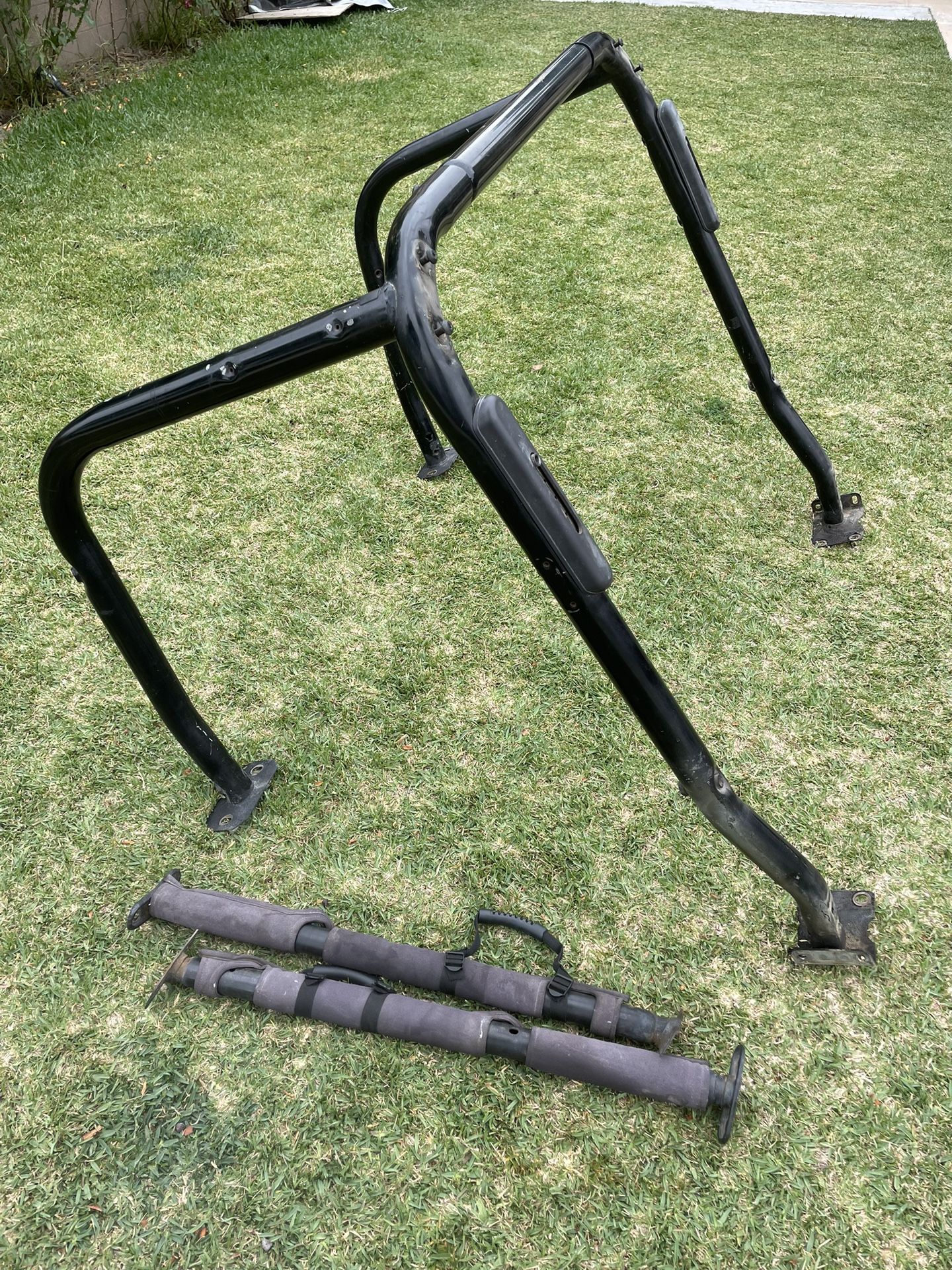 Jeep Wrangler Tj Roll Bar Black Oem 97-02 for Sale in Paramount, CA ...