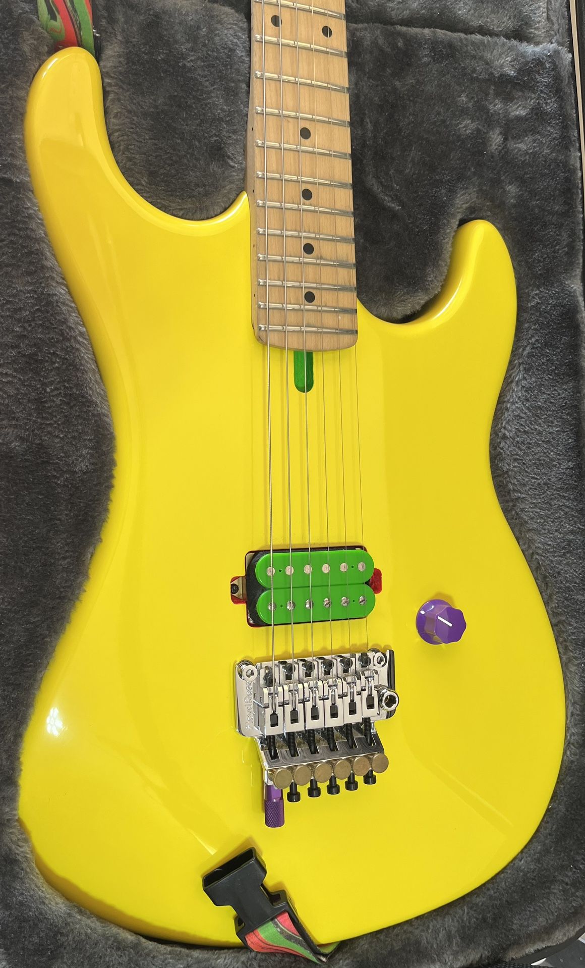 Kramer 84 With Case for Sale in Mesa, AZ - OfferUp