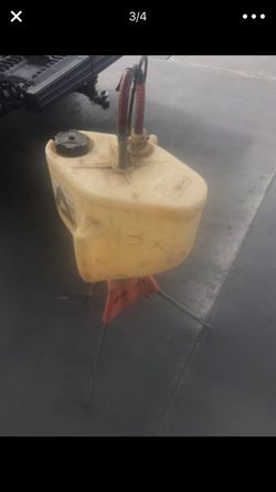 Acerbis Quick Dump Fuel Can for Sale in Las Vegas, NV - OfferUp