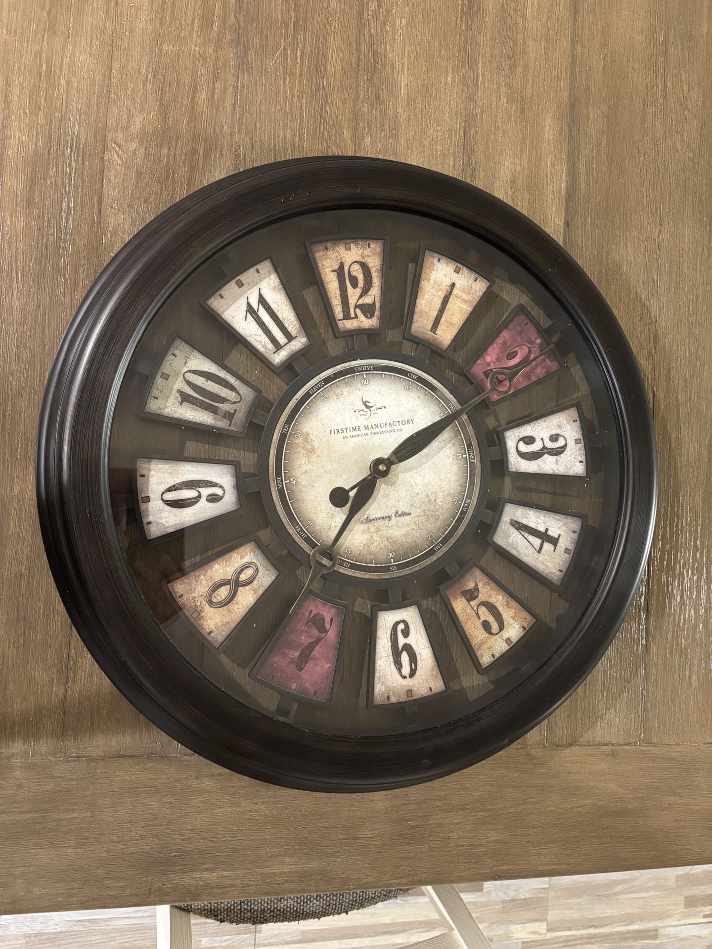 Dark Brown Clock for Sale in San Antonio, TX - OfferUp