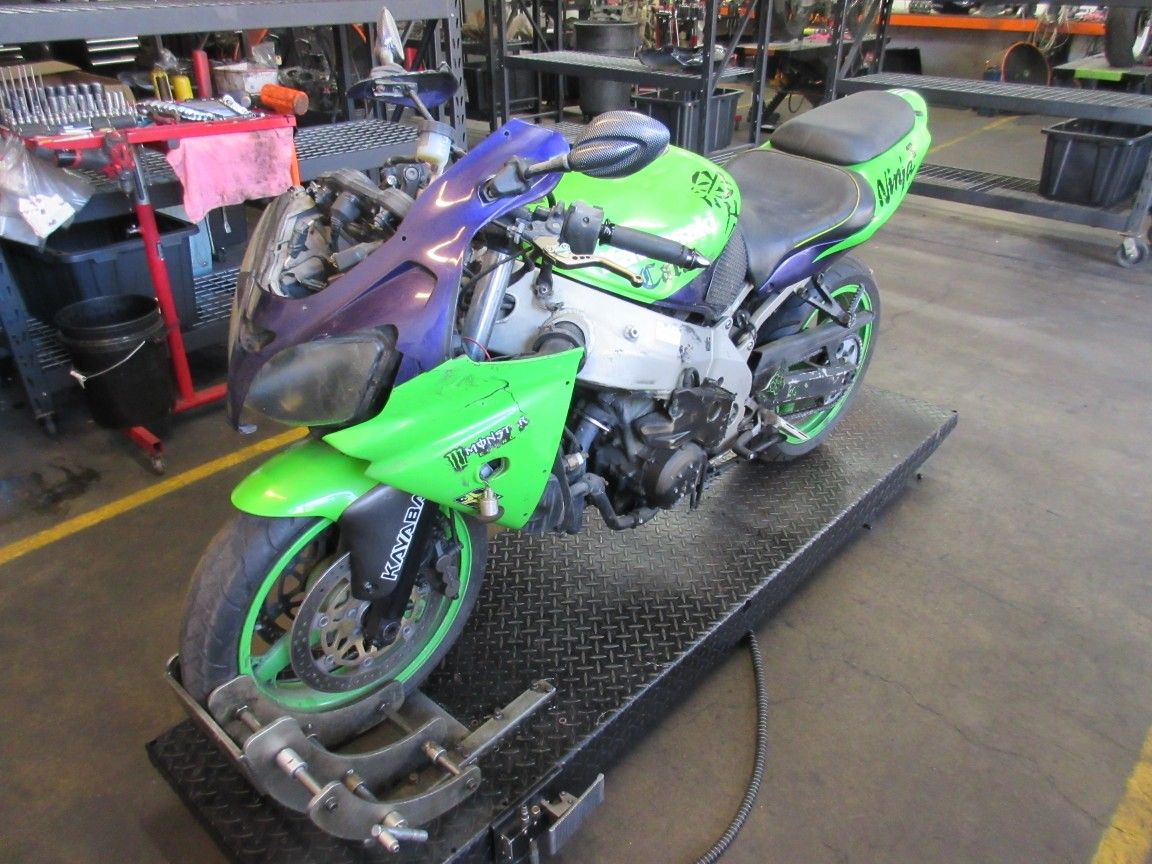 PARTED OUT - 2000 01-01 Kawasaki ZX9R ZX900 - Motorcycle parts - 010432 ...
