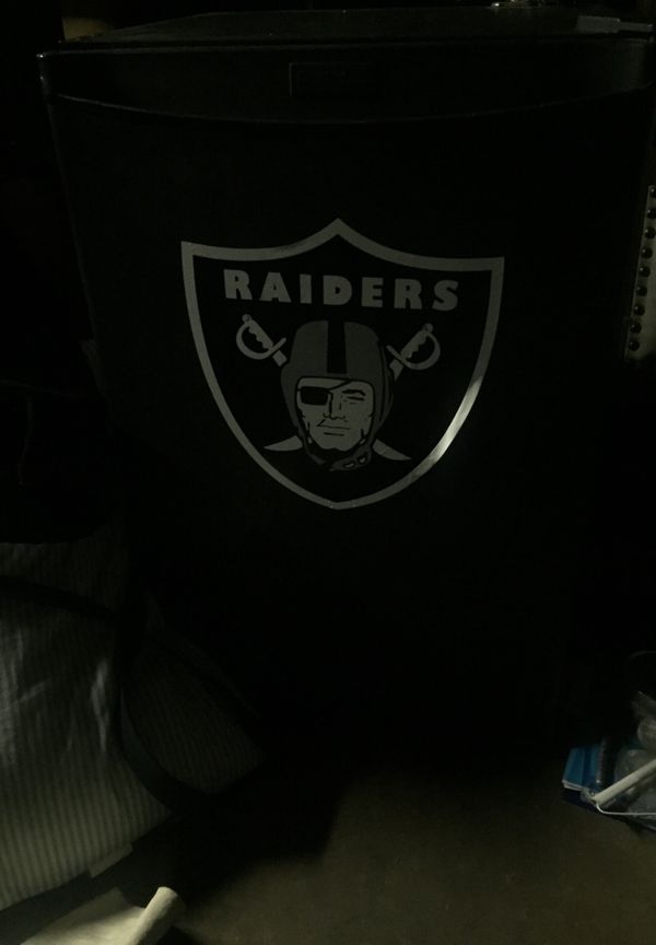 Fridge Raiders Logo