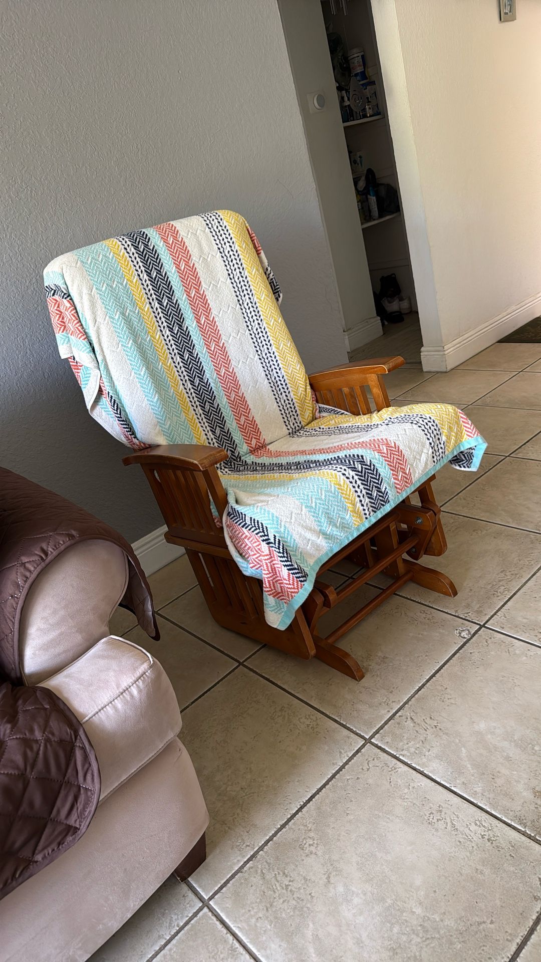 Rocking Chair for Sale in Miami, FL - OfferUp
