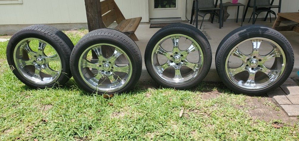 22" Inch Chrome Rims $350 for Sale in Hutto, TX - OfferUp