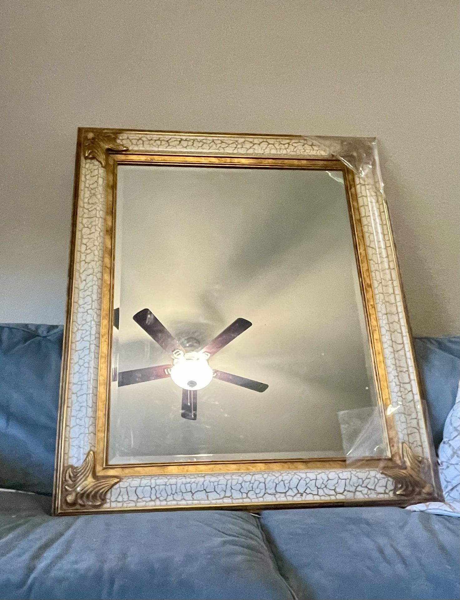 Large White & Gold mirror 3ft X 4 Ft for Sale in San Antonio, TX - OfferUp