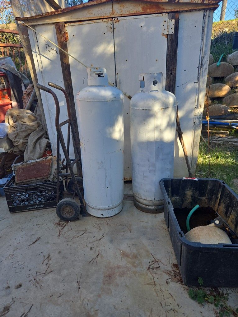 Large Propane Tank for Sale in Menifee, CA - OfferUp