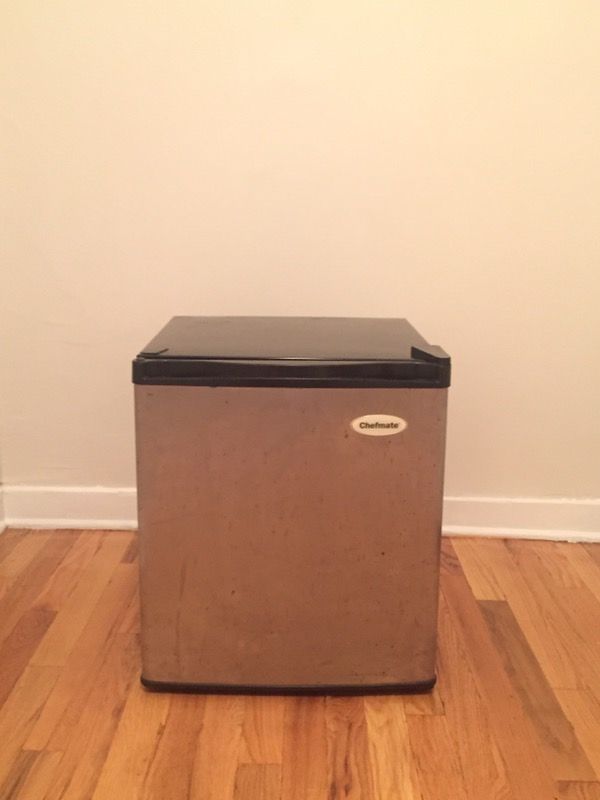 Chefmate 1.6 Cu. ft. Mini refrigerator stainless steel for Sale in ...