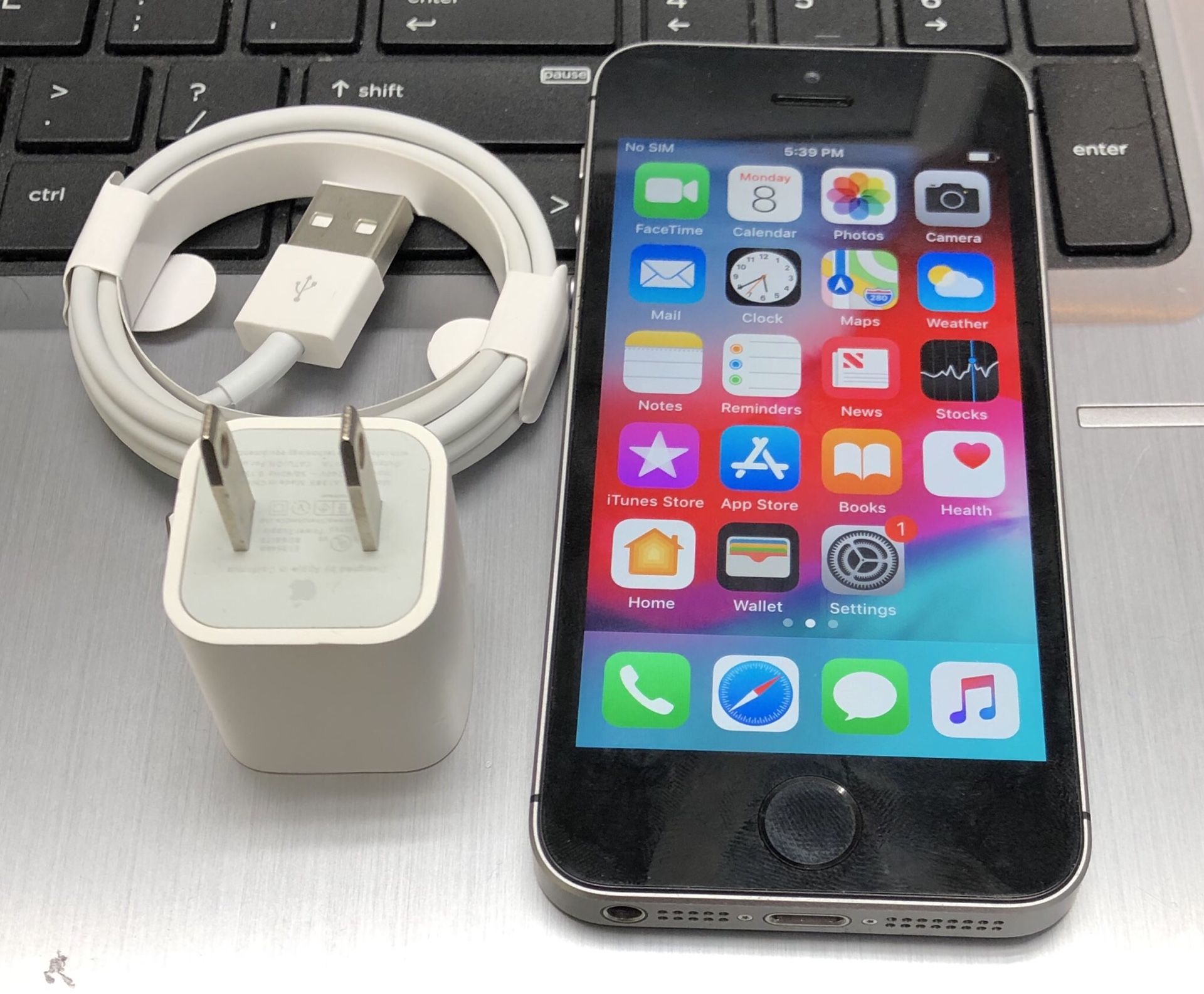 iPhone SE 32GB T-MOBILE,Metropcs, Lyca Mobile, Simple Mobile Unlocked ...